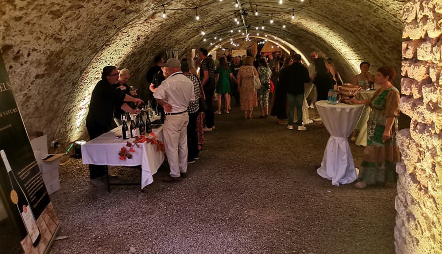 Slavonski Brod: Brodski vinski festival „Vino u tvrđavi Brod“ uz niz ...