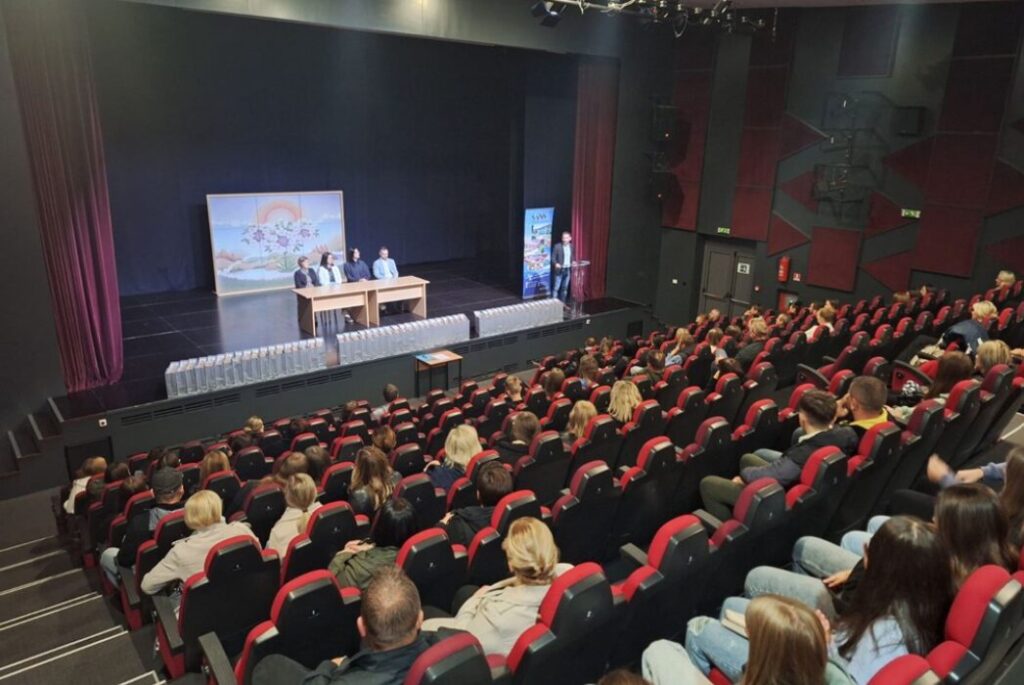 Grad Novi Marof i ove godine srednjoškolcima podijelio prijenosna računala